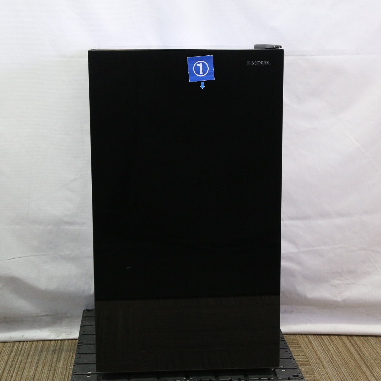 【中古】〔展示品〕 冷凍庫 ブラック KUGD-6B-B [1ドア ／右開きタイプ ／60L] [2133043374390] - リコレ ...