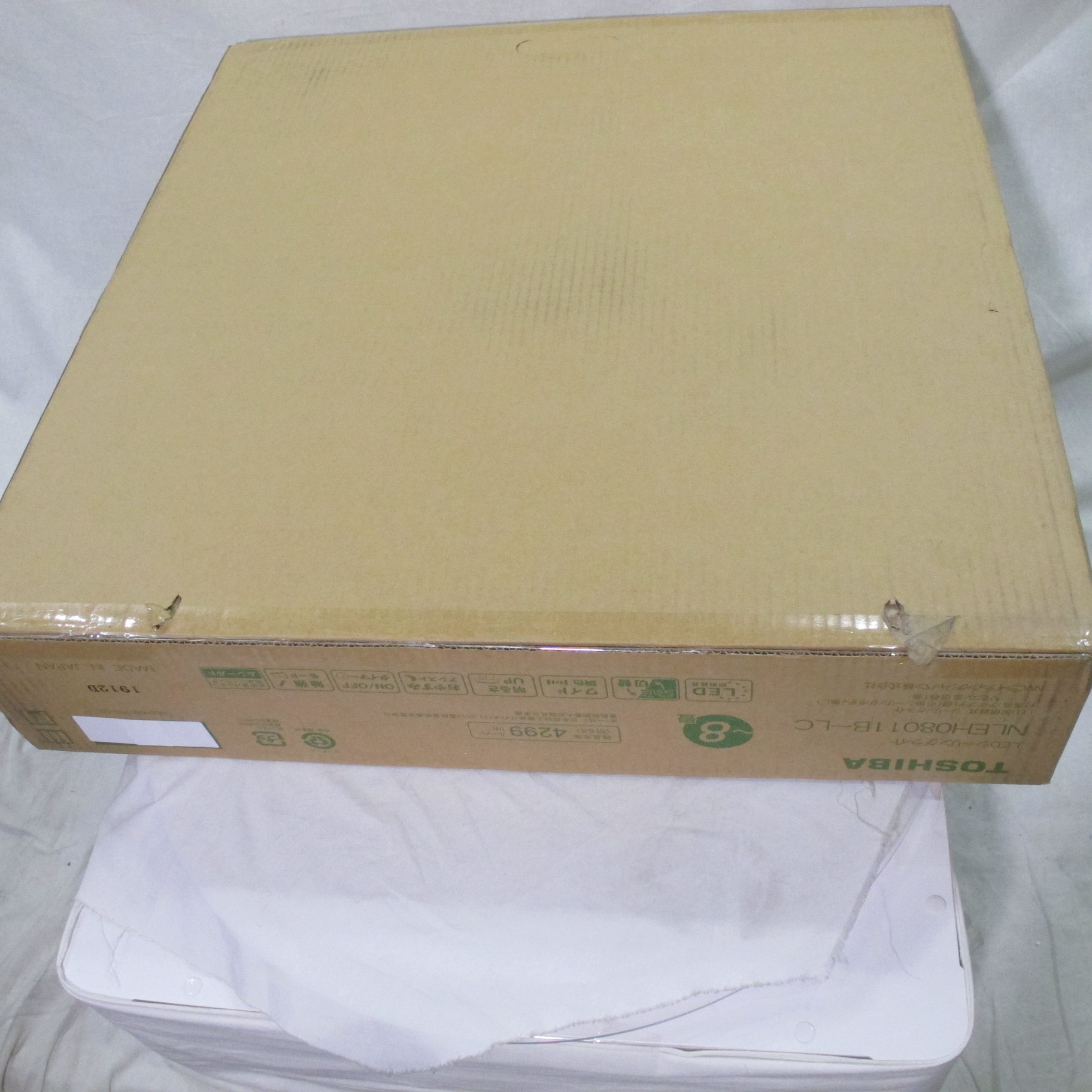 【中古】LEDシーリングライト【ワイド調色タイプ】【枠付】【8畳】 NLEH08011B-LC [8畳 ／リモコン付き ／昼光色〜電球色] 〔箱破損品〕 [2133045464457] - リ ...