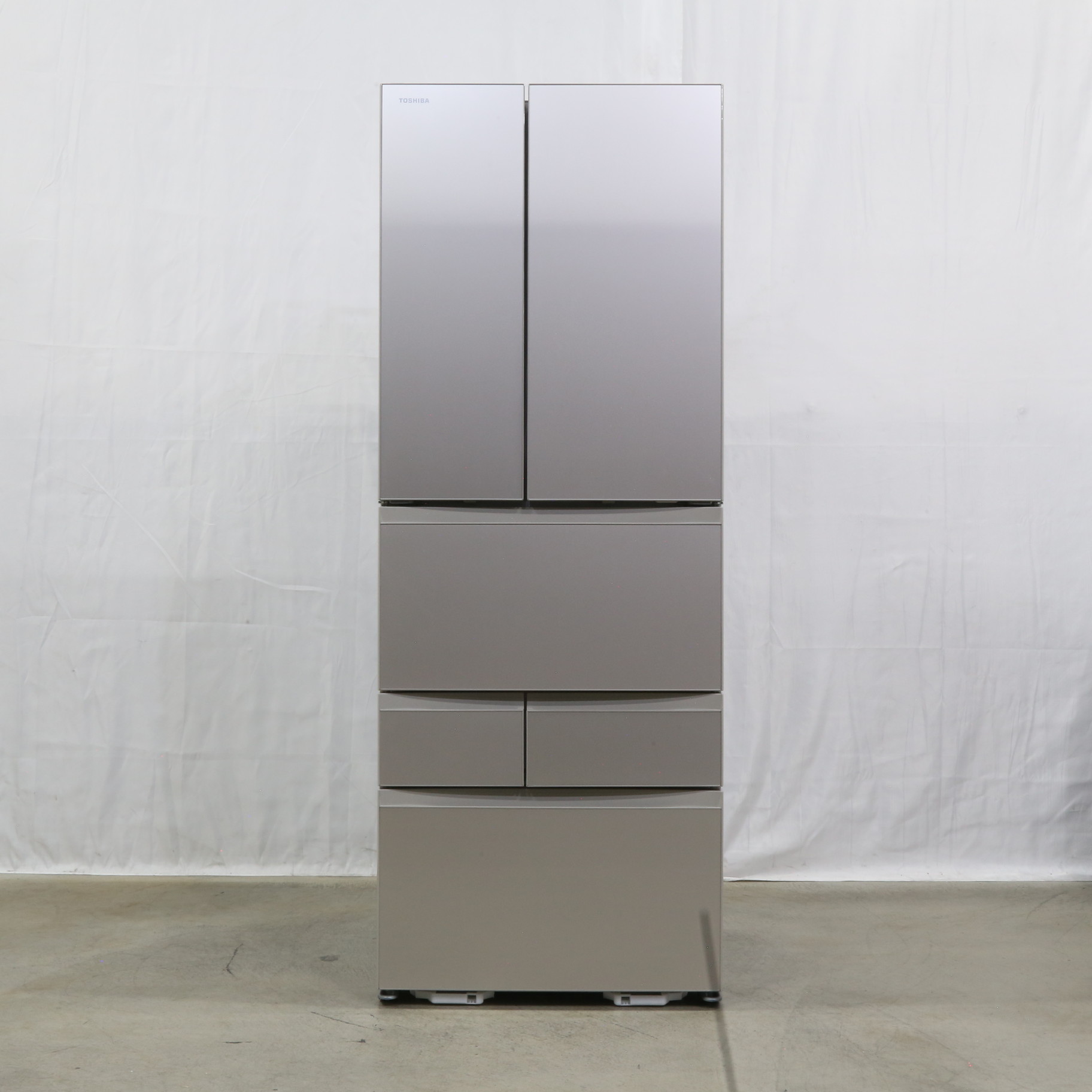 【中古】〔展示品〕 冷蔵庫 サテンゴールド GR-U550FK-EC [6ドア ／観音開きタイプ ／551L] [2133047574154] - リコレ！|ソフマップの中古通販サイト