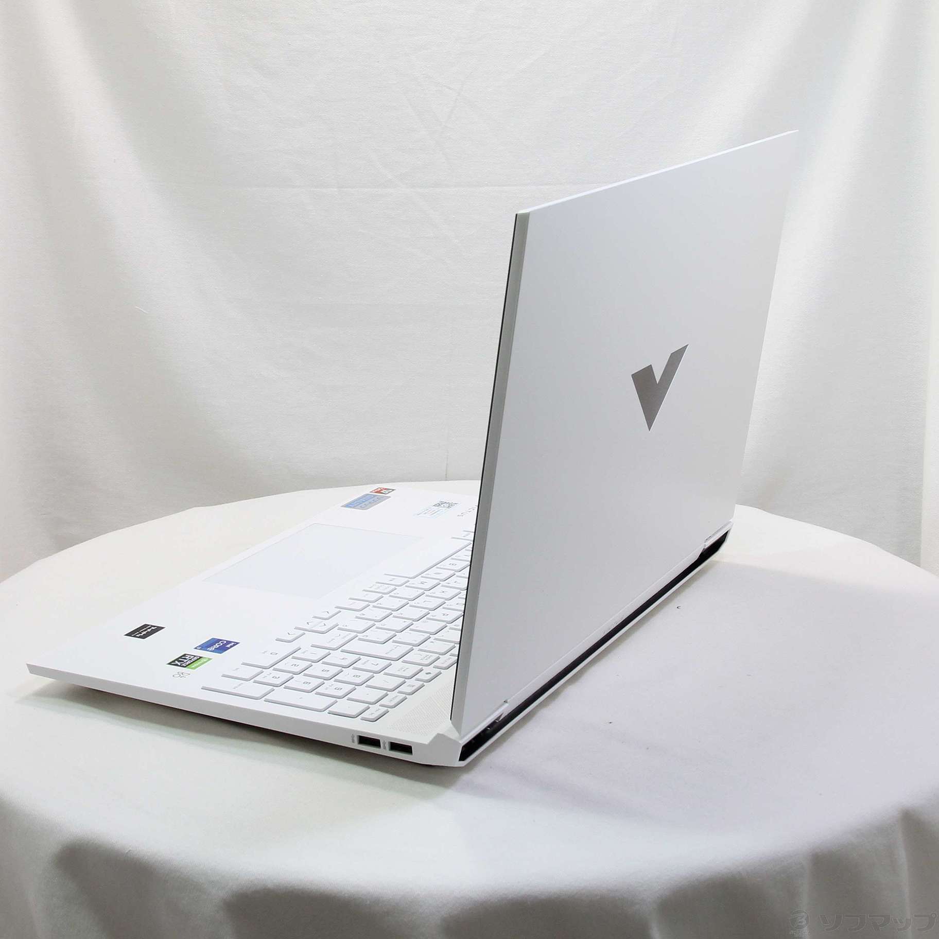 【中古】Victus by HP Laptop 16-d0000 67G77PA-AAAN セラミックホワイト [2133047584160 ...