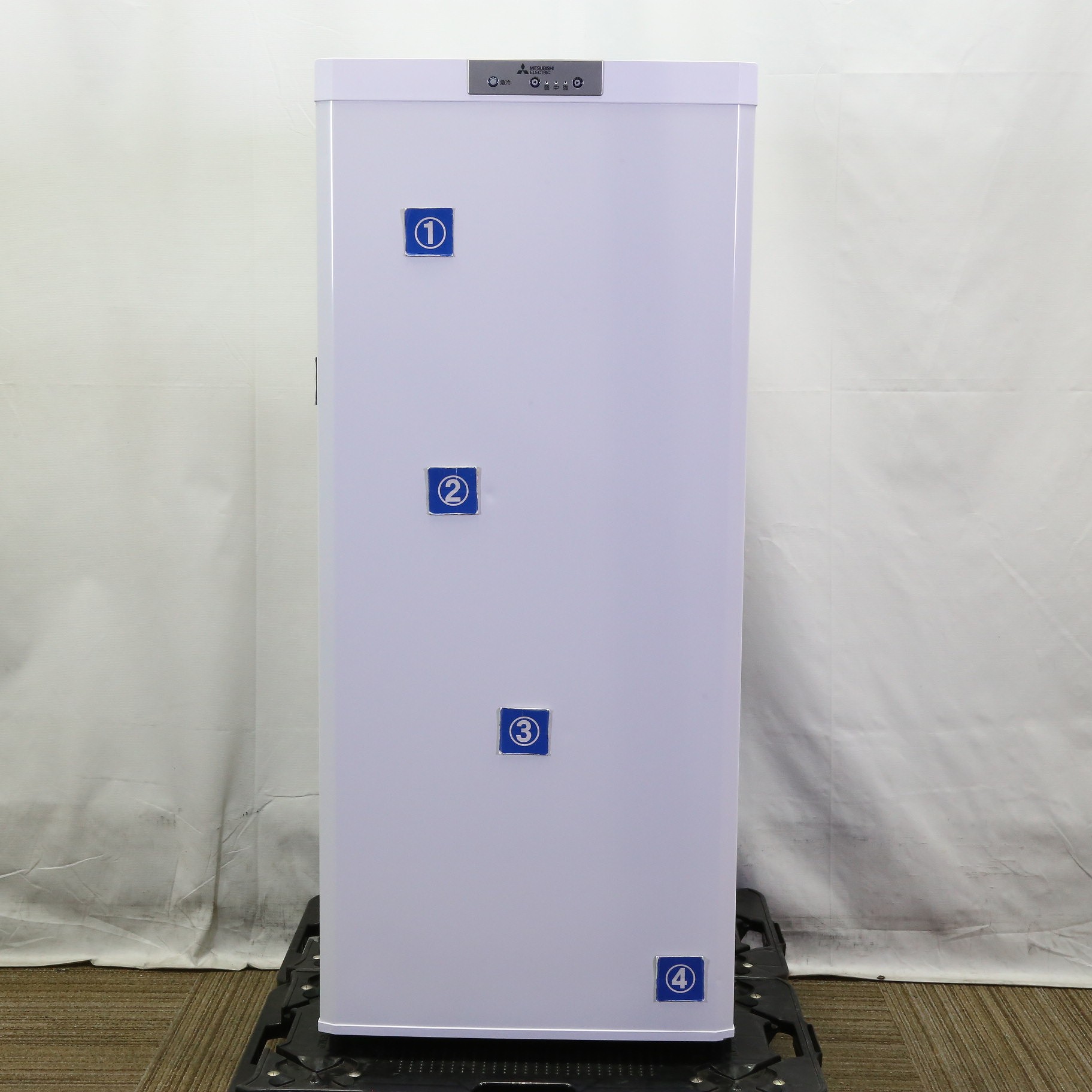 【中古】〔展示品〕 冷凍庫 ホワイト MF-U12H-W [幅48cm ／121L ／1ドア ／右開きタイプ ／2022年] [2133052094883] - リコレ！|ビックカメラグループ ...