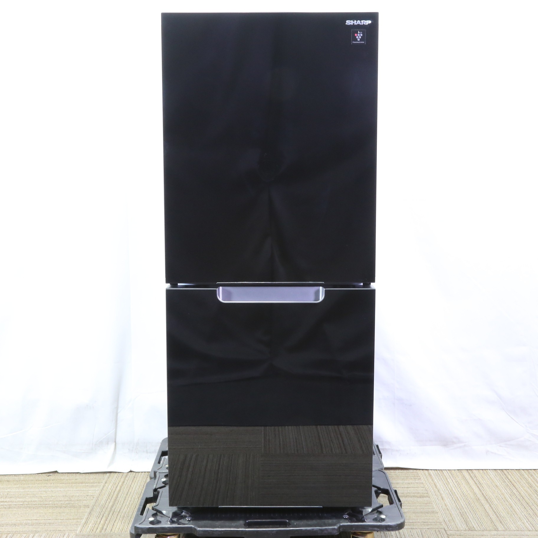 【中古】〔展示品〕 冷蔵庫 ピュアブラック SJ-GD15J-B [幅49.5cm ／152L ／2ドア ／右開き／左開き付け替えタイプ ／2022年] [2133052637899] - リ ...