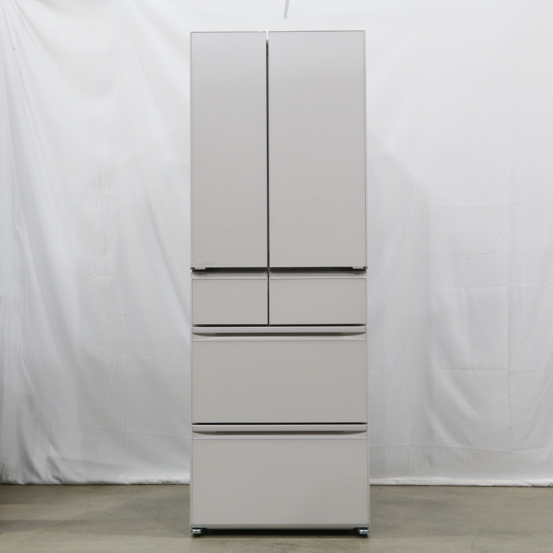 【中古】〔展示品〕 冷蔵庫 WZシリーズ グランドリネンホワイト MR-WZ55K-W [幅65cm ／547L ／6ドア ／観音開きタイプ ／2024年] [2133062195778 ...