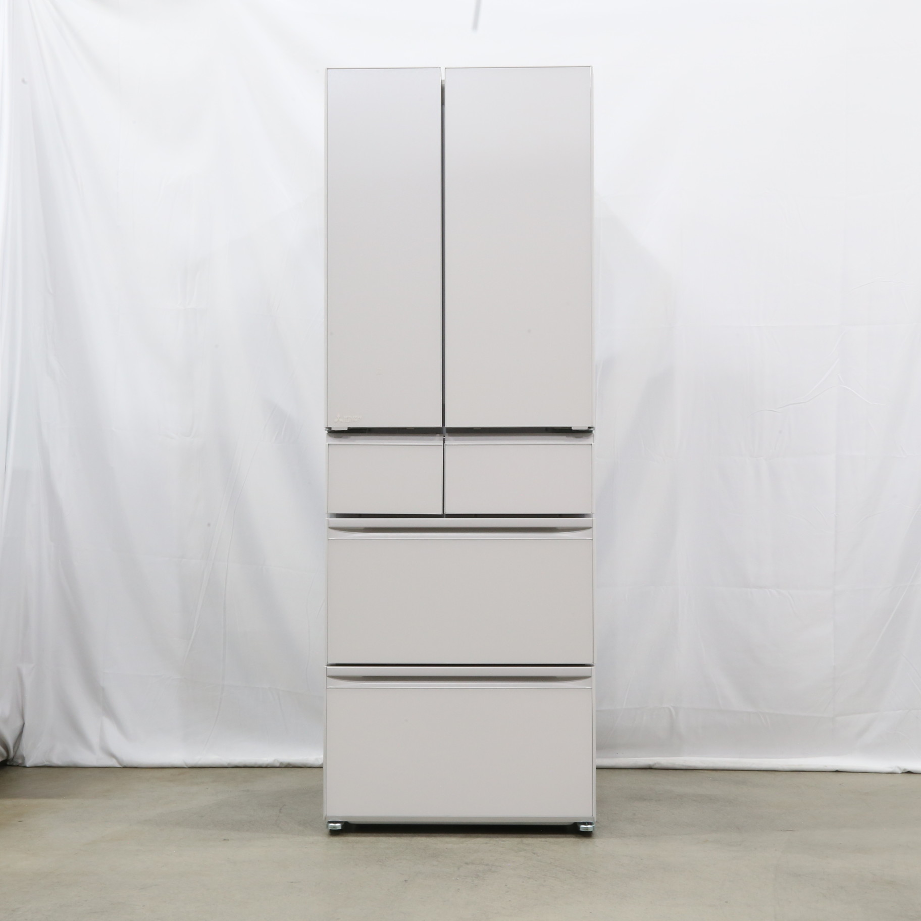 【中古】〔展示品〕 冷蔵庫 WZシリーズ グランドリネンホワイト MR-WZ50K-W [幅65cm ／495L ／6ドア ／観音開きタイプ ／2024年] [2133062238895 ...