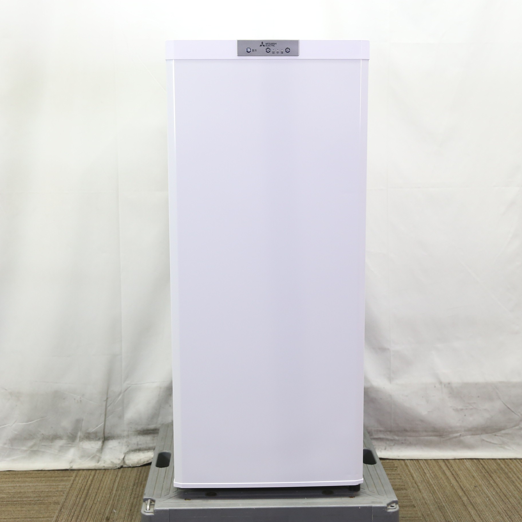 【中古】〔展示品〕 冷凍庫 ホワイト MF-U12H-W [幅48cm ／121L ／1ドア ／右開きタイプ ／2022年] [2133062933226] - リコレ！|ビックカメラグループ ...