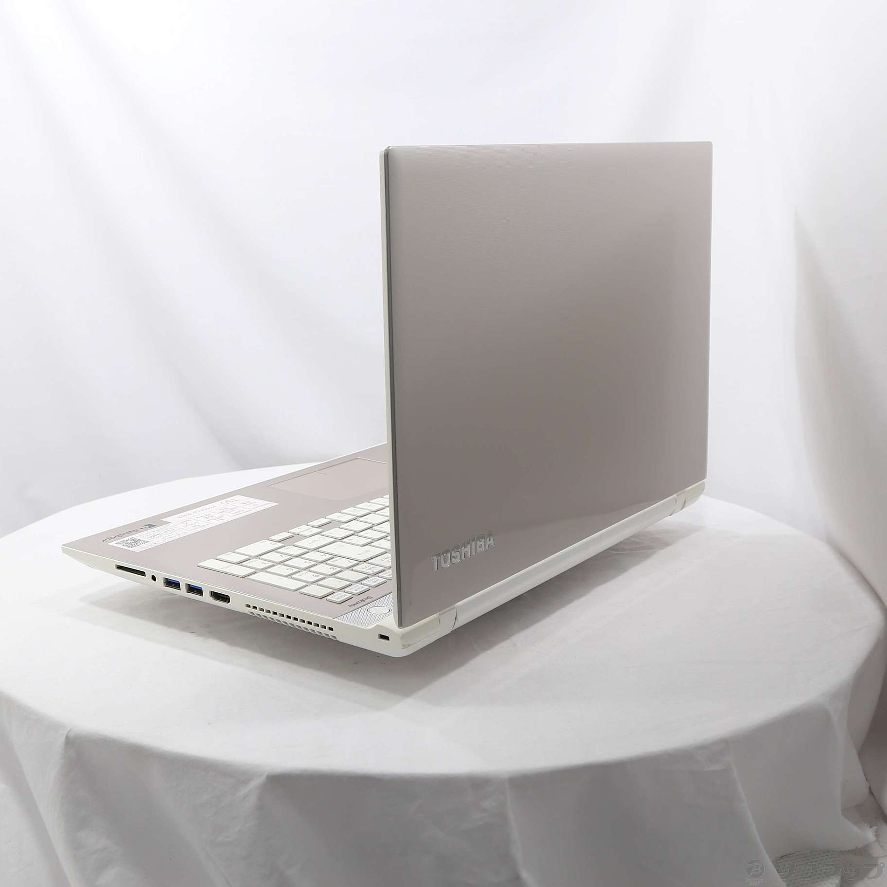 【中古】dynabook T55／TG PT55TGP-BWA サテンゴールド 〔Windows 10〕 [Core-i3-5015U (2 ...