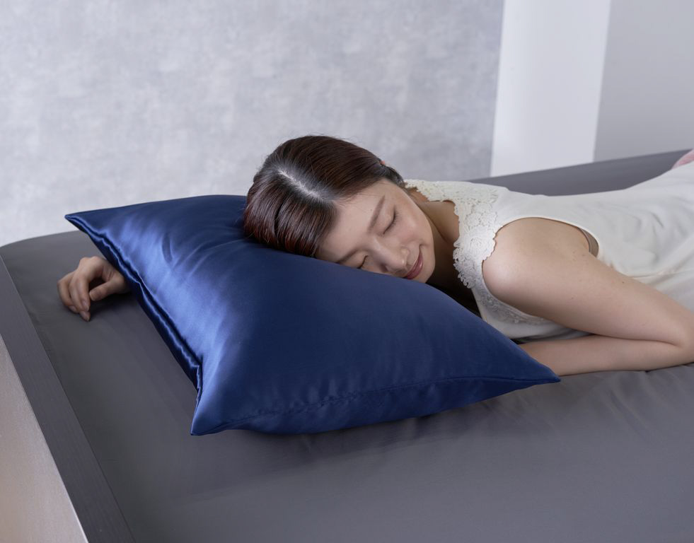 Silk Collection 天然シルク100%の枕カバー（43×63cm） ネイビー [43×63cm枕用 /ファスナータイプ]｜の通販はソフマップ[sofmap]